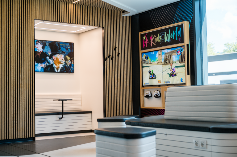bk World Lounge - bk World